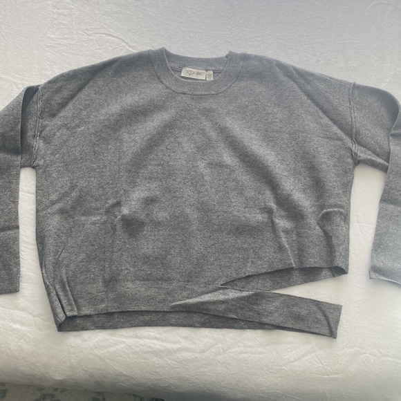 RD Style | Sweaters | Rd Style Side Cutout Sweater | Poshmark